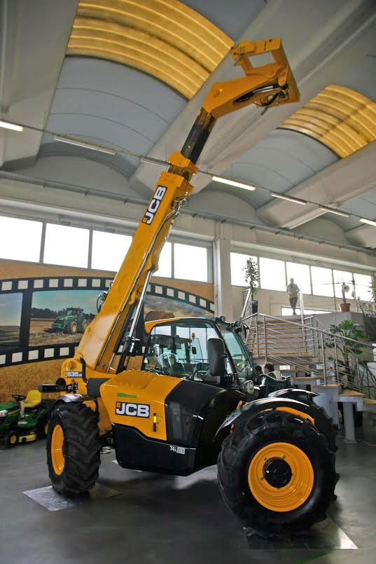 JCB e Agribertocchi: la linea Agri in Nord Italia - MMT News
